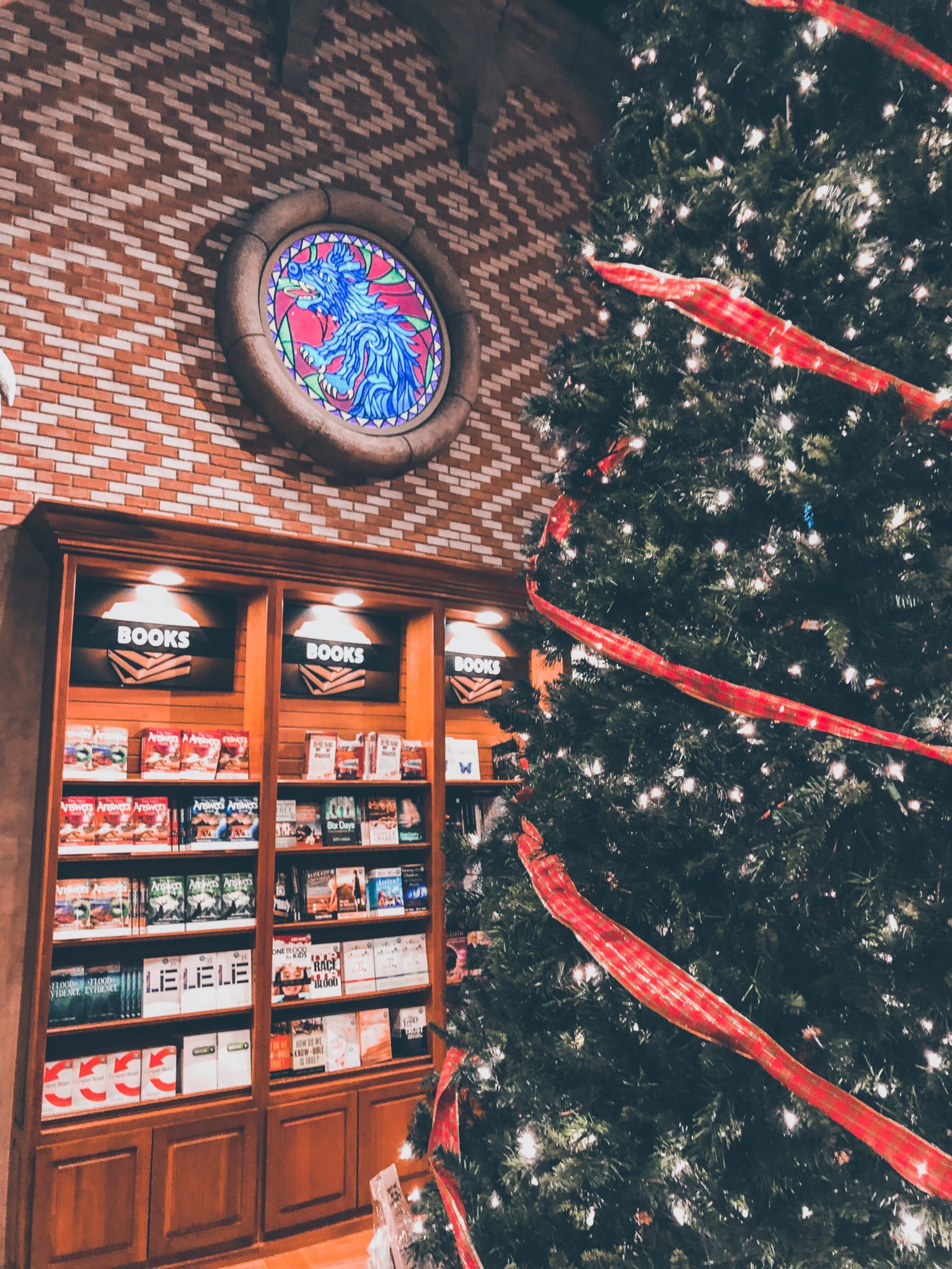 5 Reasons You Need To Visit ChristmasTown At The Creation Museum